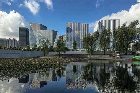 Hana Kassem Moderates Aias Panel Design Leadership Without Borders