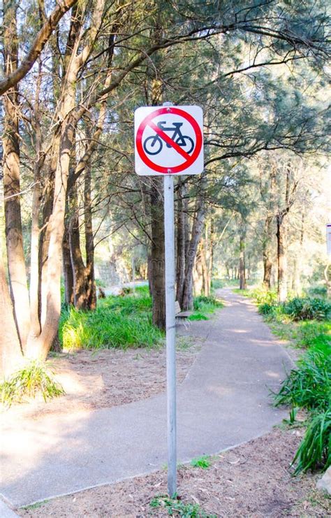 Sinal Proibido Bicicletas Imagem De Stock Imagem De Bandeira 22791907