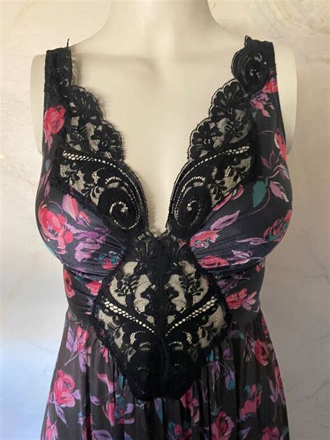 Vintage Rare Olga 94270 Feminine Gray And Pink Flora Gem