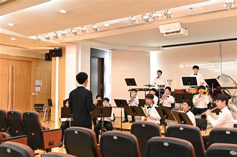กลุ่มดนตรีไทย ชุมนุมดนตรี โรงเรียนกรุงเทพคริสเตียนวิทยาลัย Added A New