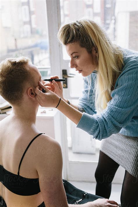Man Transforms Into Woman With Makeup Saubhaya Makeup