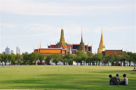 สนามหลวง