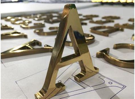 Wall Mounted 10 15 Micron Polished Golden Brass Letter For