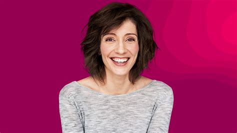 La Fille De Marilyse Bourke Découvre Ses Cadeaux De Noël — Rythme 1057