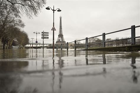 In Pictures Flooding In Paris As River Seine Bursts Its Banks IBTimes UK