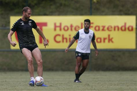 Botafogo Pretende Negociar O Zagueiro Joel Carli Super Rádio Tupi