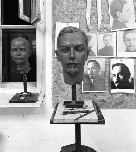 Заказать статуэтку бюст призовую продукцию Изготовление уникальных скульптур и наградных