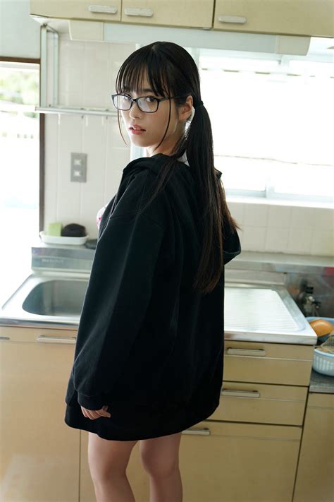 東雲うみ グラビア水着画像 50枚③ マブい女画像集 女優・モデル・アイドル