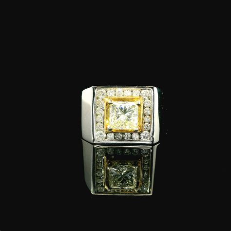 18 Kt Tt Gold 1 43 Ctwt Elegant Diamond Ring