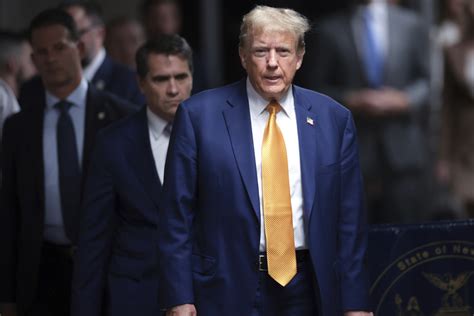 Documents Classés Confidentiels Le Procès De Trump En Floride Reporté