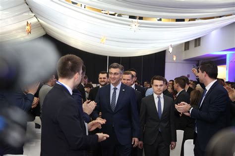 Ivan Vidiš Novi Predsjednik Mladeži Hdz A Nacional Hr News Portal Najutjecajnijeg Političkog