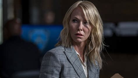 How Kelli Giddishs Amanda Rollins Was Written Off Law Order SVU