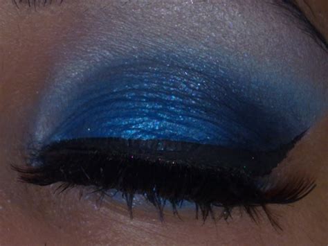 Love Makeup Safira Royal Blue Makeup Look