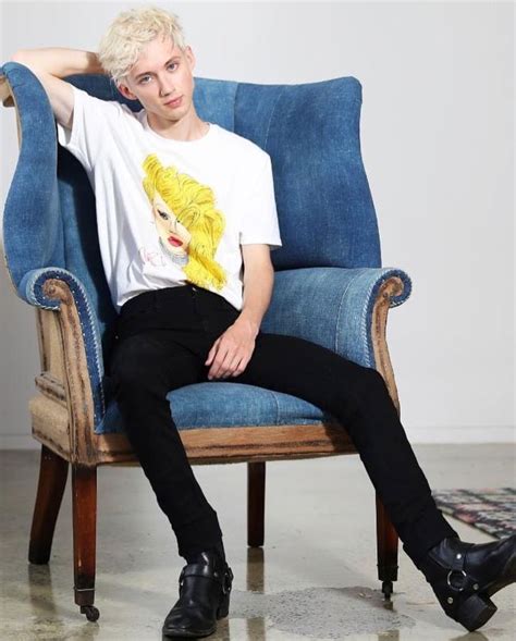 Pin By Khushi Bansal On Troye Sivan Troye Sivan Troye Sivan Songs