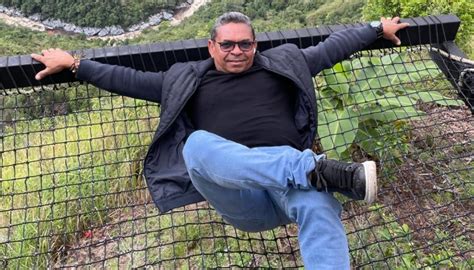 Eln Está Verificando Si Alguno De Sus Frentes Tiene En Su Poder Al