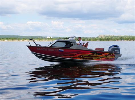 Моторная лодка Салют-585HT: цена, характеристики, купить с завода