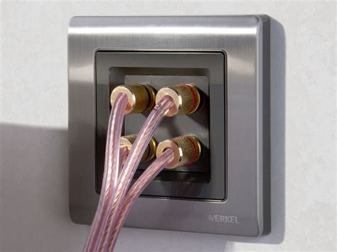 Рамки Metallic для розеток и выключателей Werkel