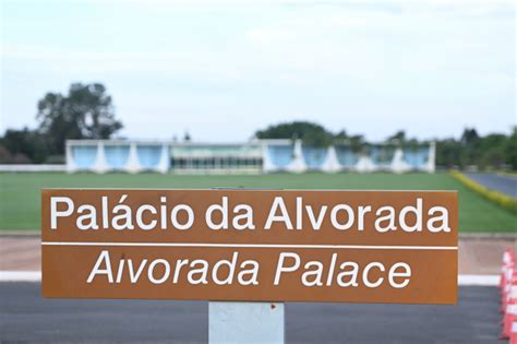 Motorista tenta invadir o Palácio da Alvorada residência oficial do