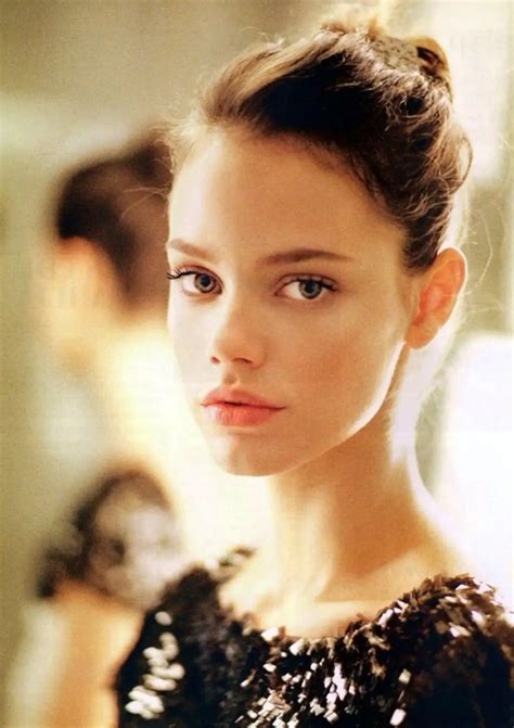 7 Ways To Style Your Bangs And Look Fabulous 7 Ways To Style Your Bangs And Look Fabulous