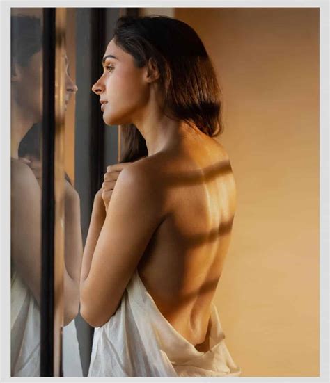Pic Talk Andrea Jeremiah Breaks The Internet