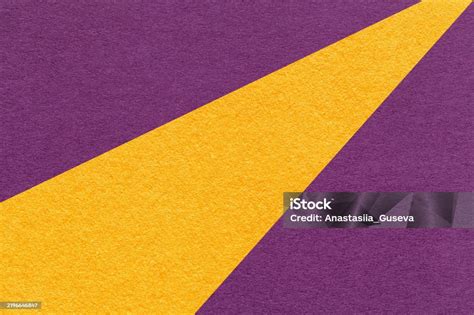 질감 오래 된 공예 보라색과 노란색 종이 배경 매크로 벽지 구조 빈티지 추상 바이올렛 마분지 0명에 대한 스톡 사진 및 기타 이미지 Istock