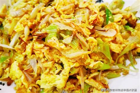 大葱炒鸡蛋，葱香浓郁，鸡蛋鲜嫩，家常快手菜，营养丰富，好吃美食什么美味