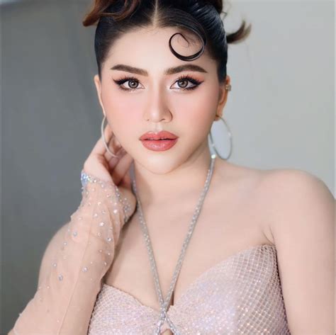 บ้านเฮากะบ่แพ้ไผเด้อ ศรีสะเกษ งานotop เมืองท่องเที่ยว อีสานใต้ ป๊อป สุชาดา ใยขันธ์