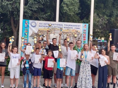 ППМГ Враца с медали от финала на международния турнир „Математика без граници“ снимки