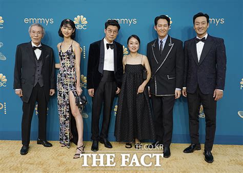 오징어게임 황동혁 에미상 감독상 수상…비영어권 최초 [tf사진관] 포토 기사 더팩트
