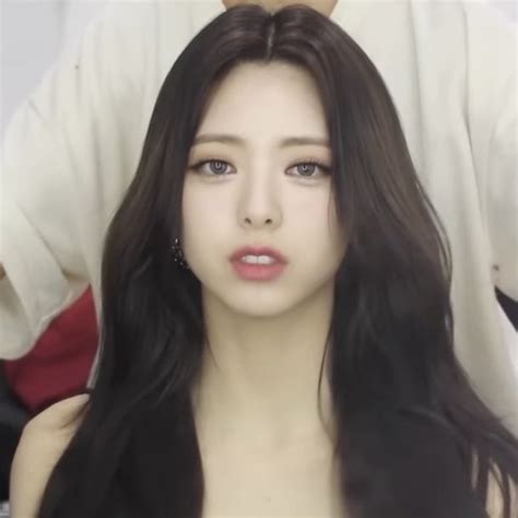 Itzy Yuna Itzy Aesthetic People Girl