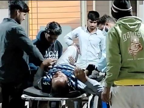 Car Driver Hits Bike Rider कार चालक ने बाइक सवार को मारी टक्कर नीमच