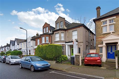 Barrow Road Streatham London Oaks Estate Agents London