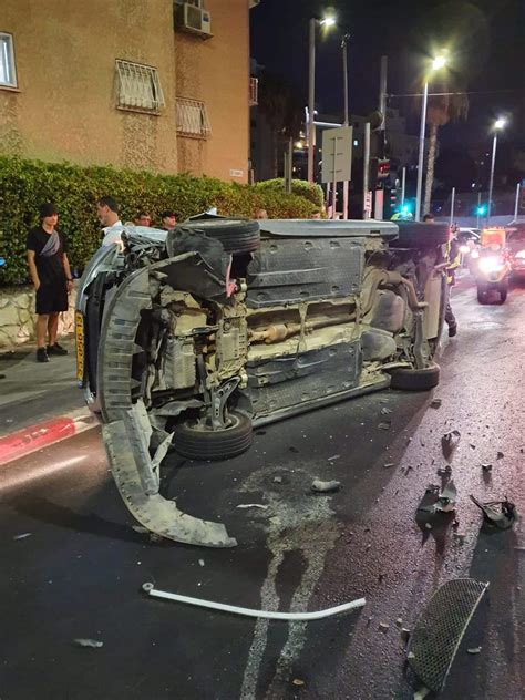 רכב התהפך ברחוב יוספטל בבת ים גו אייטם חדשות חולון בת ים וראשון לציון