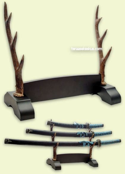 Antler Samurai Sword Stand Miekkateline