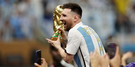Lionel Messi Mène Largentine Pour Remporter Le Titre De La Coupe Du