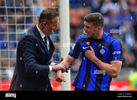 Milan Italie 30th Avril 2023 Robin Gosens 8 D Inter A Obtenu Des