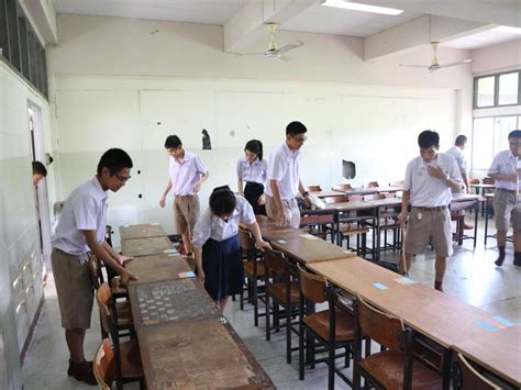 นักเรียนระด ชั้นมัธยมศึกษาปีที่ ๕ โรงเรียนพิษณุโลกพิทยาคม