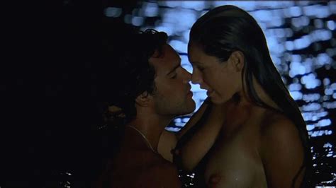 Kelly Brook Exposing Her Nice Big Tits And Great Ass On Beach In Movie