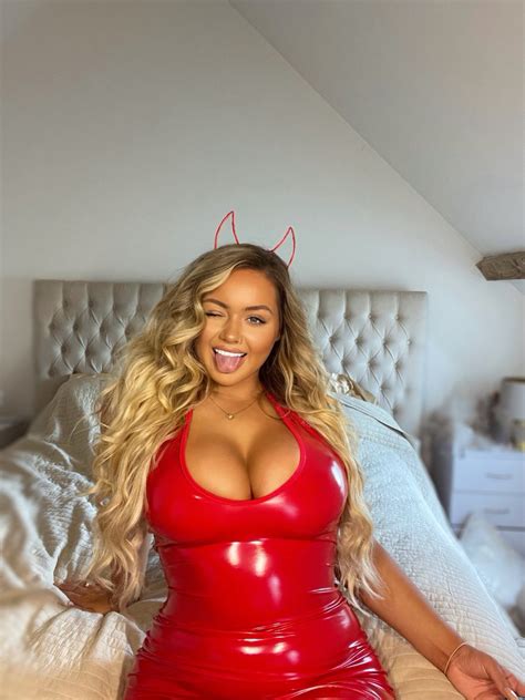 Uk Tv Babes And Models On Twitter Rt Chloexonicole Rt If Youd Fuck