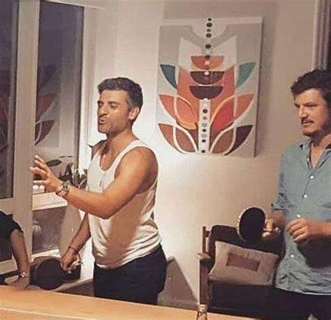 Oscar Isaac Explaining Pedro Pascal Their Winning Strategy In Ping Pong Oscar Isaac Pedro