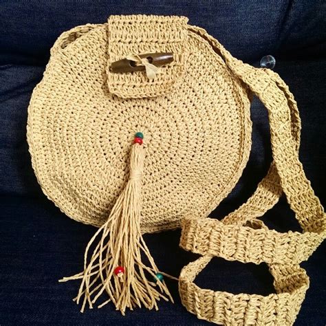 Crotchet Bag With Tasseled Strap
