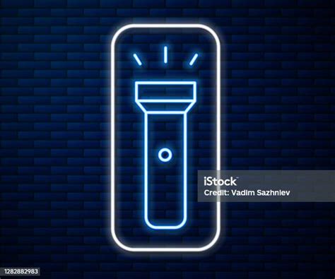 벽돌 벽 배경에 고립 된 빛나는 네온 라인 손전등 아이콘 벡터 일러스트레이션 0명에 대한 스톡 벡터 아트 및 기타 이미지 0명 Led 조명 긴급 표시 Istock