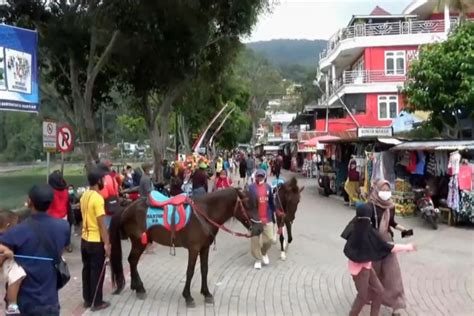 Telaga Sarangan Dikunjungi 32 Ribu Wisatawan ANTARA News