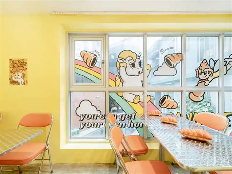 옐로우 컬러로 포인트를 준 아기자기 귀여운 18평 디저트 카페 인테리어 마포구 연남동