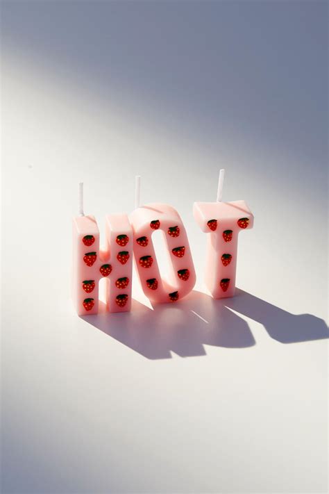 This Candle Is Lit Uo 독점 핫레터 캔들 세트 어반 아웃피터스 한국 공식 스토어 라이프스타일 편집샵 여성 의류 남성 의류 홈 라이프 스타일