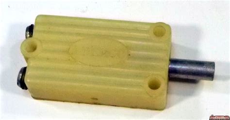 Ademco Normally Open Spst Plunger Door Switch Ebay