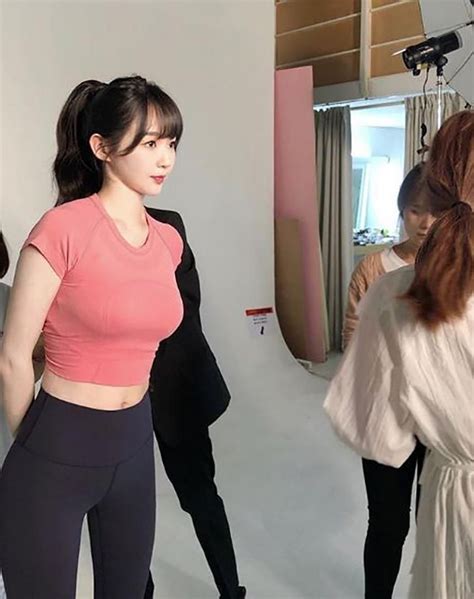 라디오스타 강민경 뒤태 청바지 뒷태 골반갑 Korean Beauty Asian Beauty Fashion Tights