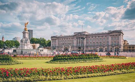 英国伦敦白金汉宫怎么买票参观 2025年夏季开放日时间 Red Scarf