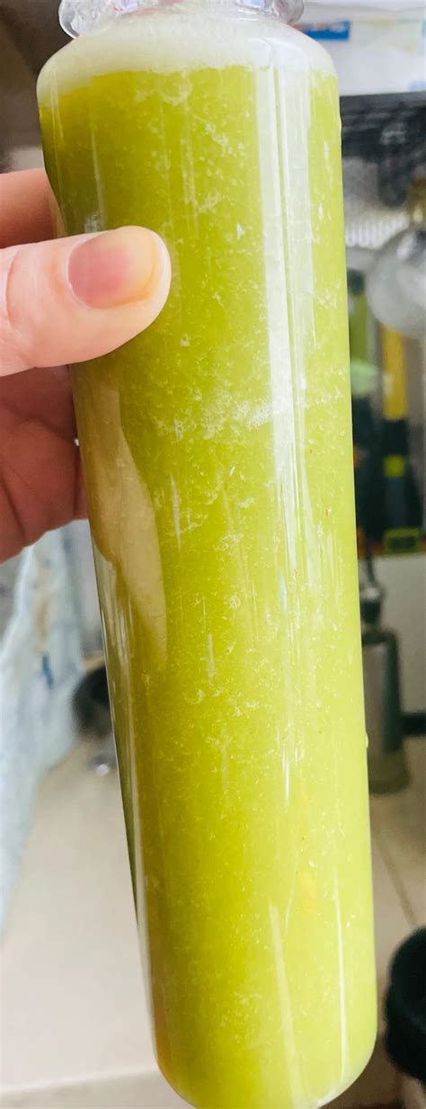 【西芹蔬果汁的做法步骤图，西芹蔬果汁怎么做好吃】雨齐1lp7下厨房