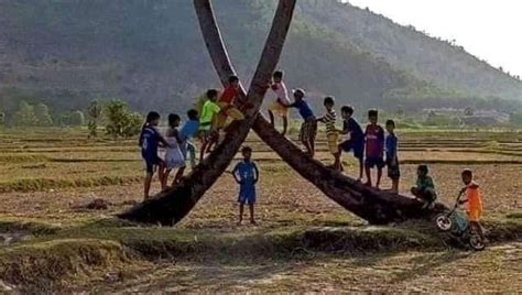 จิตรกรรมประติมากรรมเเละสถาปัตยกรรมอันดามัน ประติมากรรมนูนต่ำ พระยารัษฎานุประดิษฐ์มหิศรภักดี